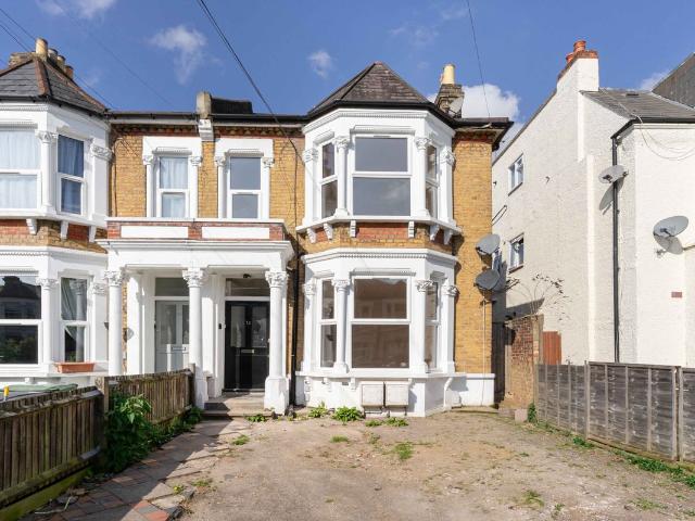 Hurstbourne Road, Forest Hill, London SE23, 2 bed flat to rent, £1,850 pcm | PrimeLocation