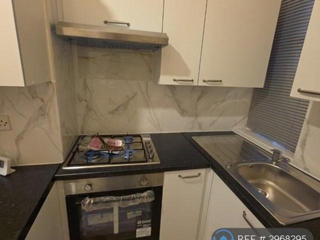Hurstbourne Road, London, SE23 1 bed flat to rent £1,450 pcm £335 pw