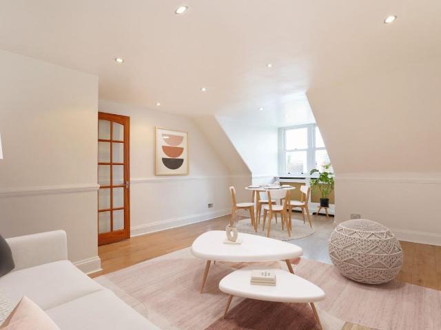 Hurstbourne Road, London SE23, 2 bed flat to rent, £1,950 pcm | PrimeLocation