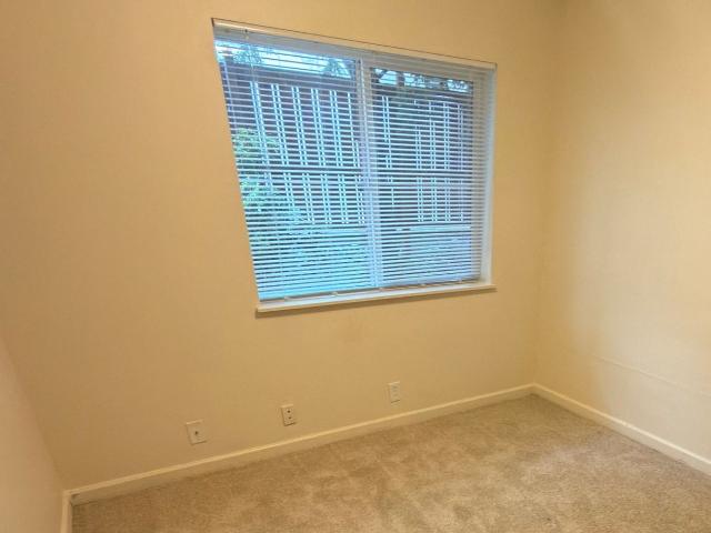 Husky Court Apartments Studio Apartment for Rent at 4629 21st Ave Ne, Seattle, WA 98105 University District