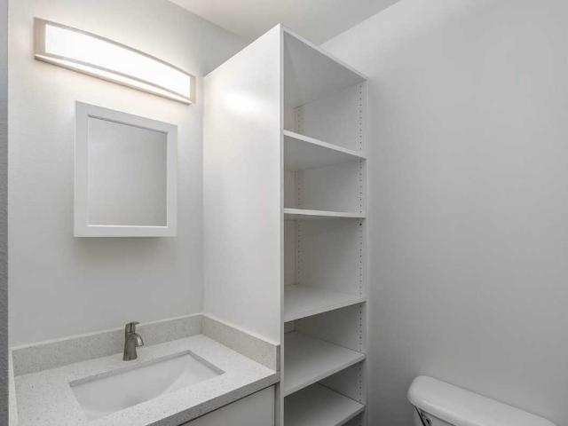 Husky Place Studio Apartment for Rent at 4548 20th Ave Ne, Seattle, WA 98105 University District