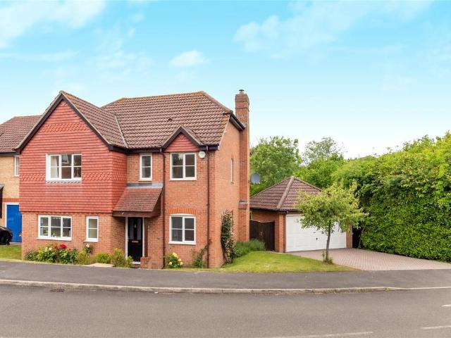 Huson Road, Warfield, Berkshire, RG42 4 bed detached house to rent £2,250 pcm £519 pw