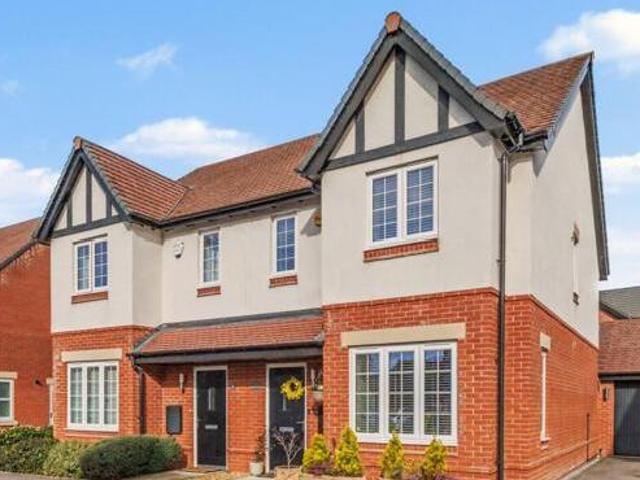 Hutton Road, Kineton, 3 Bedroom Semi detached
