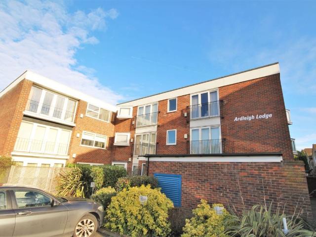 Hutton Road, Shenfield, Brentwood CM15, 1 bed flat to rent, £1,400 pcm | PrimeLocation