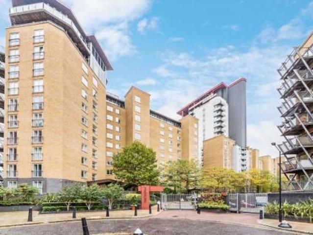 Hutchin Street, Canary Wharf E14 1 bed flat to rent £2,015 pcm £465 pw