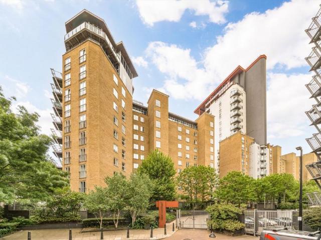 Hutchings Street, London E14 2 bed flat to rent £2,550 pcm £588 pw