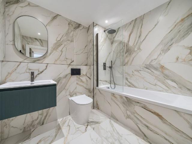 Hutchins Close, Kent BR8, 1 bed flat to rent, £1,500 pcm | PrimeLocation