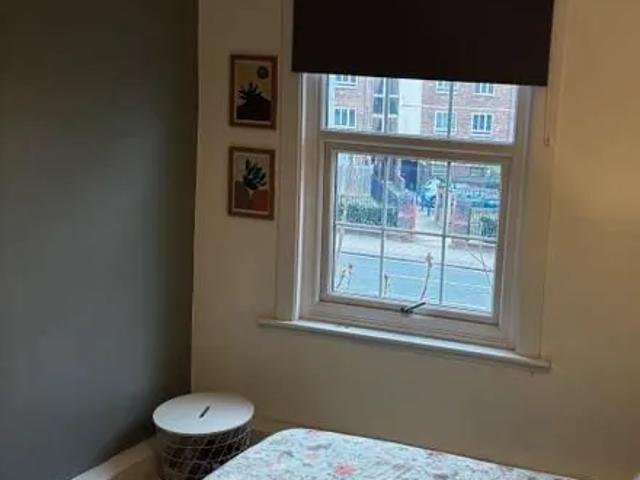 Hutchinson House, New Cross Road, London, SE14 5DS, United Kingdom | Room for rent #167396833 | Rentberry