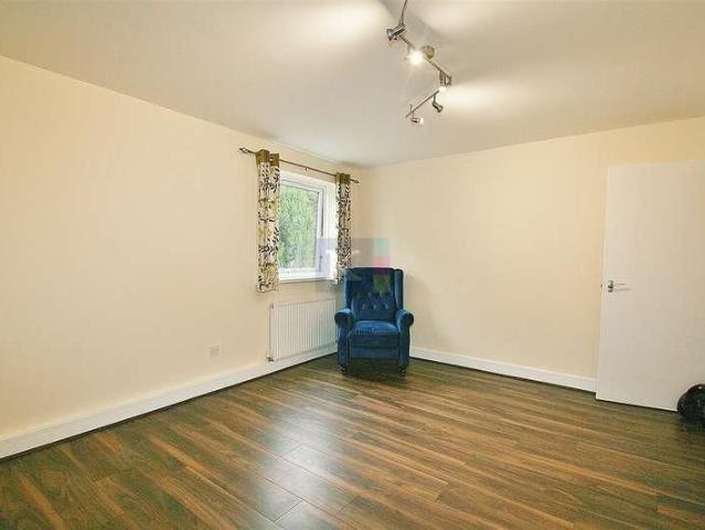 Huxley Close, Northolt, UB5