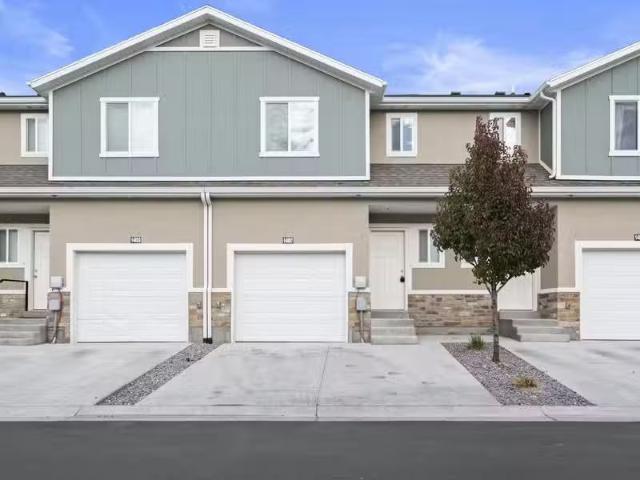 HVH Boulders 14913 S Tumble Rock Way Herriman, UT 84096 1490.