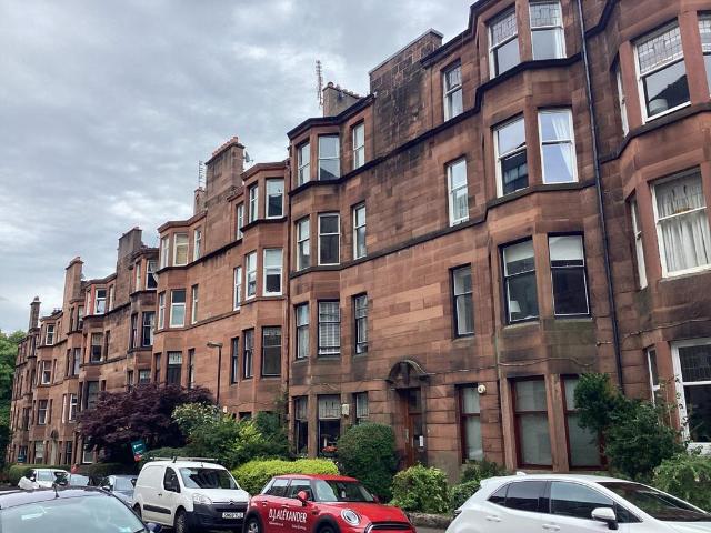 Hyndland Avenue, Glasgow, G11 2 bed flat to rent £1,295 pcm £299 pw