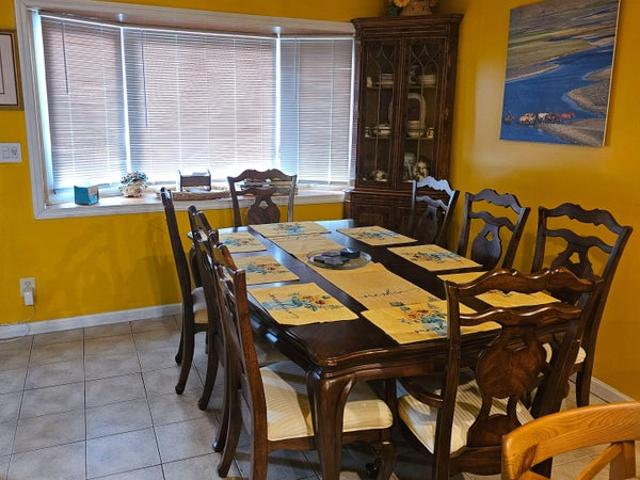 Hyattsville Home, a 8 minute walk to transit stop