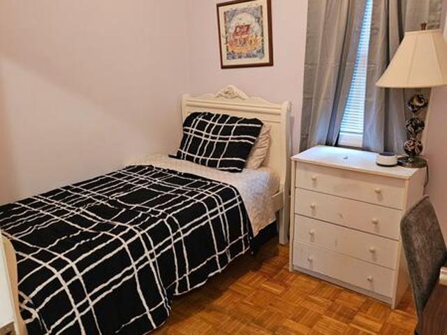 Hyattsville Home, a 8 minute walk to transit stop Kenilworth Av & Decatur St