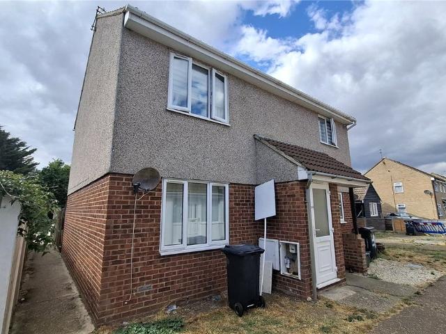 Hyacinth Close, Clacton On Sea, Essex CO16, 2 bed maisonette to rent, £950 pcm | PrimeLocation