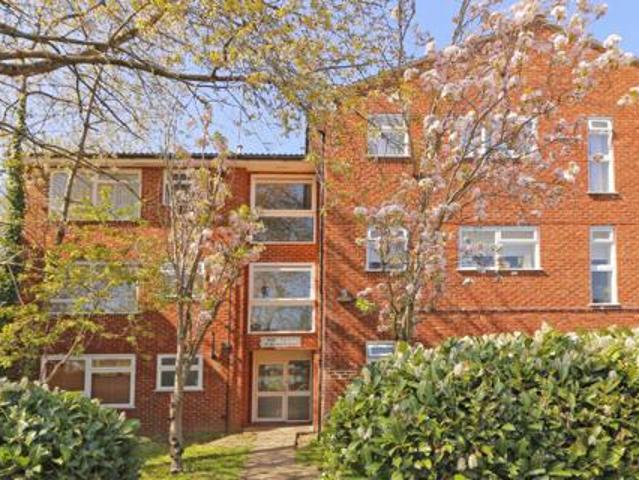 Hyde Court, Elsinore Road, 2 Bedroom Apartment