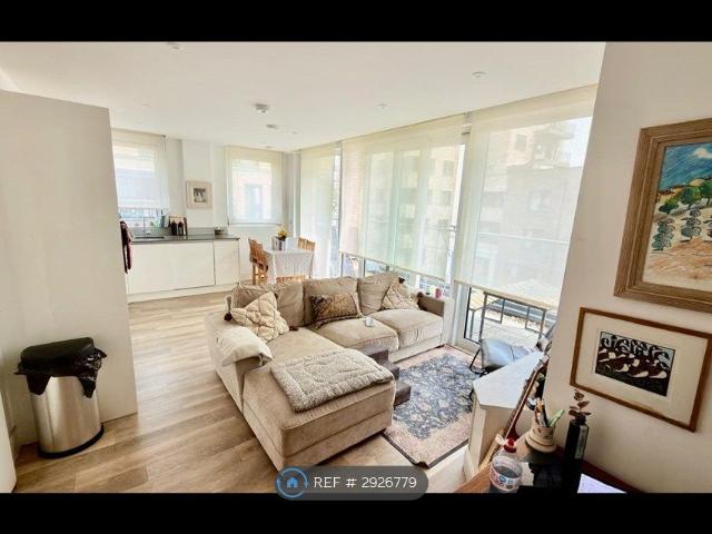 Hyde Lane, London SW11, 1 bed flat to rent, £2,250 pcm | PrimeLocation