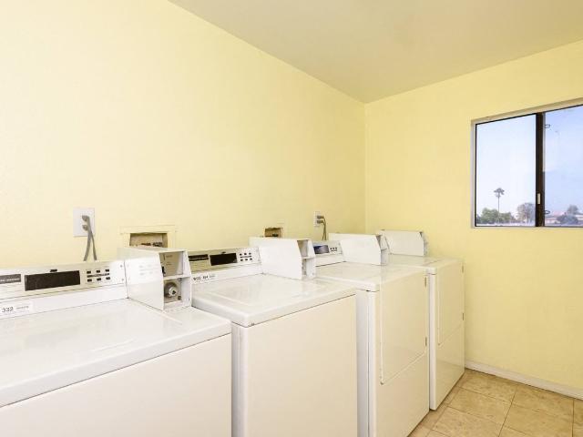 Hyde Park 2 Bedroom Apartment for Rent at 955 E Hyde Park Blvd, Inglewood, CA 90302 North Inglewood