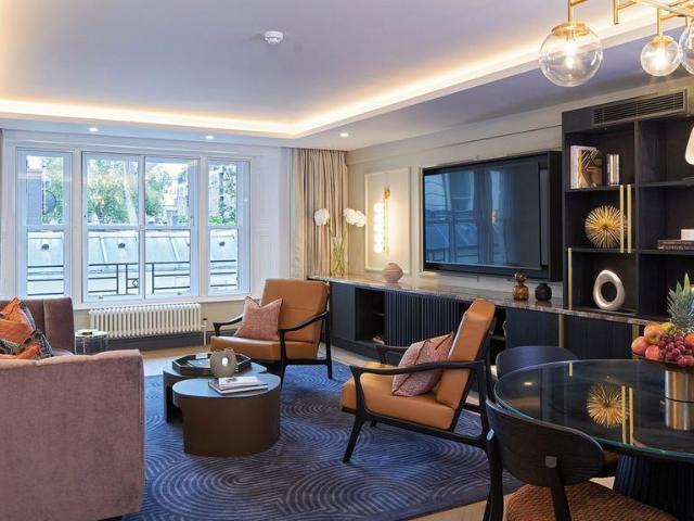 Hyde Park Gate, London SW7 2 bed flat to rent £13,650 pcm £3,150 pw