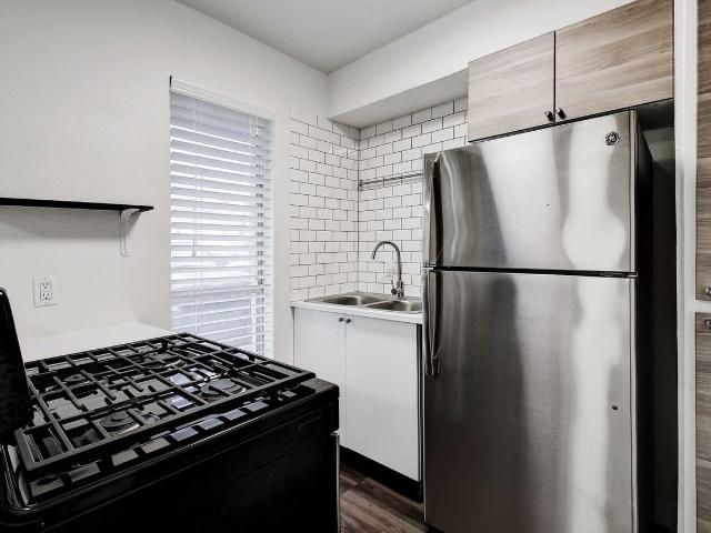 Hyde Park Flats Studio Apartment for Rent at 4111 Avenue A, Austin, TX 78751 Hyde Park