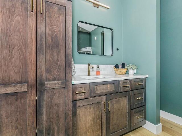 Hyde Park Flats Studio Apartment for Rent at 213 S Hydraulic St, Wichita, KS 67211 Kellogg School