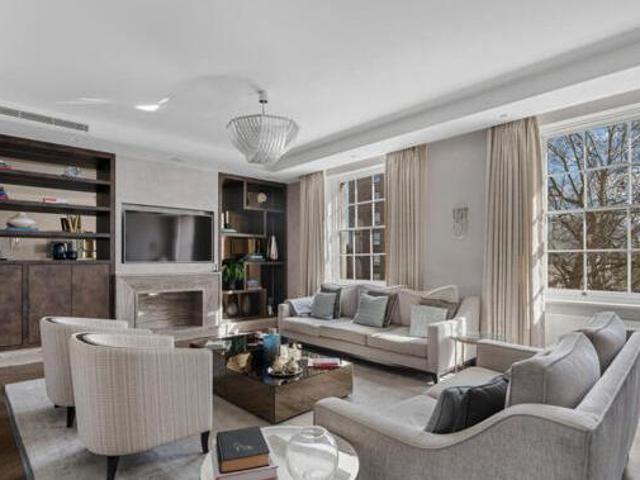 Hyde Park Square, Hyde Park, 3 Bedroom Apartment