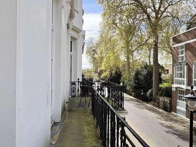 Hyde Park Square, W2
