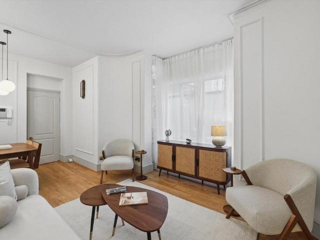 Hyde Park Square, W2 2 bed flat to rent £5,633 pcm £1,300 pw