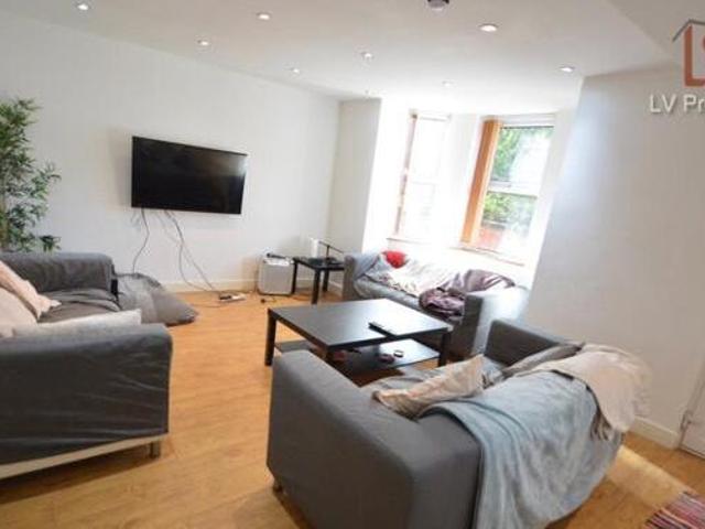 Hyde Park, Queens Road, Leeds, 8 Bedroom Terraced