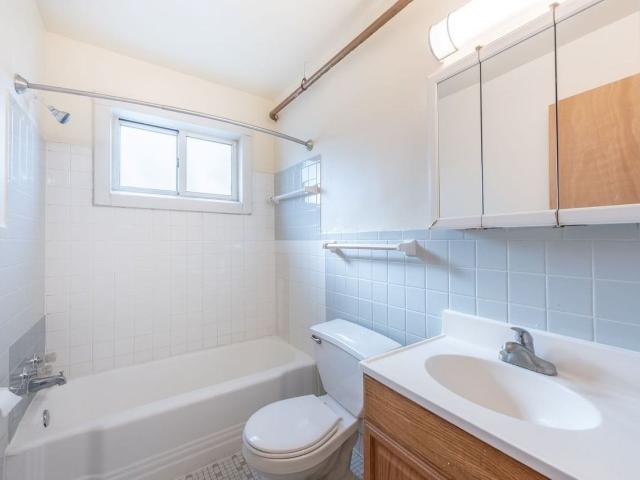 Hyde Park – Where Comfort Meets Convenience 2 Bedroom Apartment for Rent at 5851 2nd St Ne, Fridley, MN 55432 Fridley