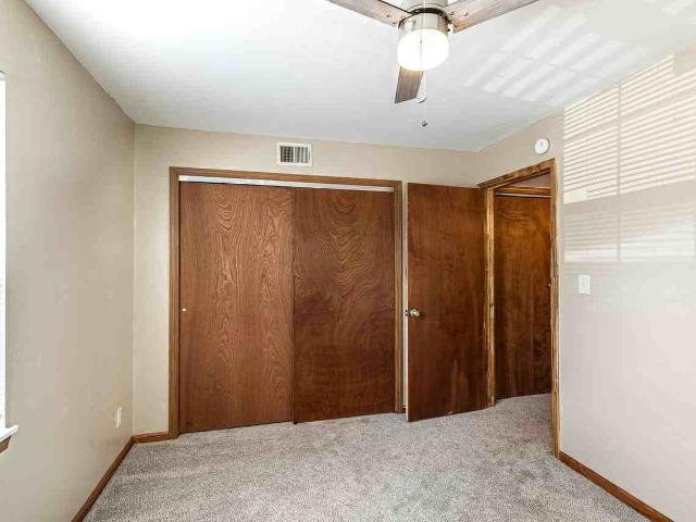 Hyde Park Townhomes & Apartments 3 Bedroom Apartment for Rent at 1000 Cooper Dr N, Columbia, MO 65201