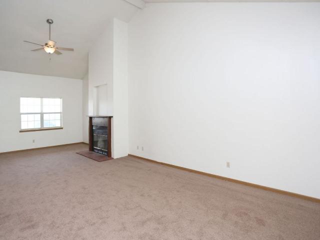 Hyde Park Townhomes & Apartments 2 Bedroom Apartment for Rent at 1000 Cooper Dr N, Columbia, MO 65201