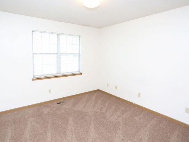 Hyde Park Townhomes & Apartments 2 Bedroom Apartment for Rent at 1000 Cooper Dr N, Columbia, MO 65201