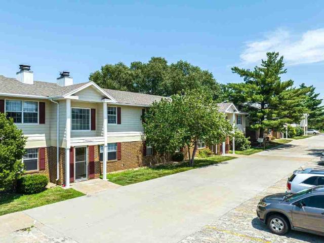 Hyde Park Townhomes & Apartments 2 Bedroom Apartment for Rent at 1000 Cooper Dr N, Columbia, MO 65201