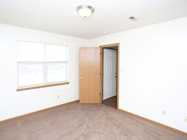 Hyde Park Townhomes & Apartments 2 Bedroom Apartment for Rent at 1000 Cooper Dr N, Columbia, MO 65201