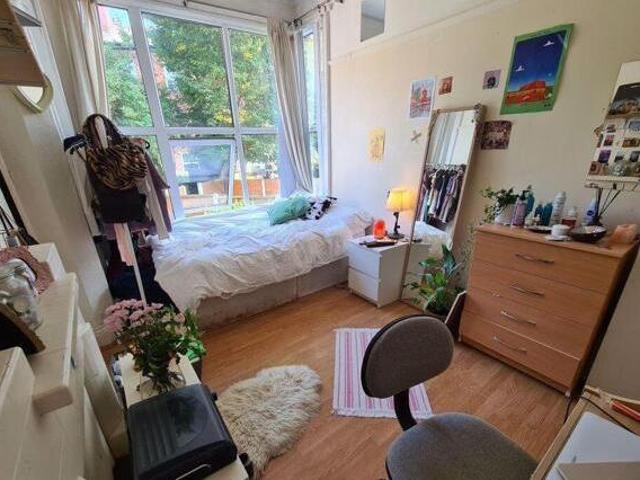 Hyde Park Terrace, Leeds, 5 Bedroom House