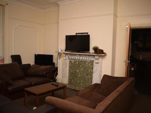 Hyde Park Terrace, Leeds