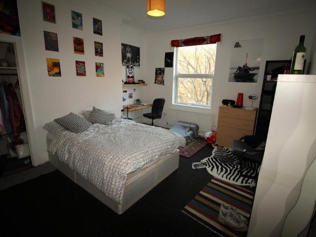 Hyde Park Terrace, Leeds LS6 8 bed house to rent £3,987 pcm £920 pw