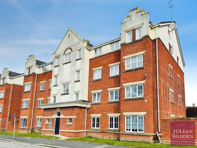 Hyde Road, Gorton, Manchester M12, 2 bed flat to rent, £975 pcm | PrimeLocation