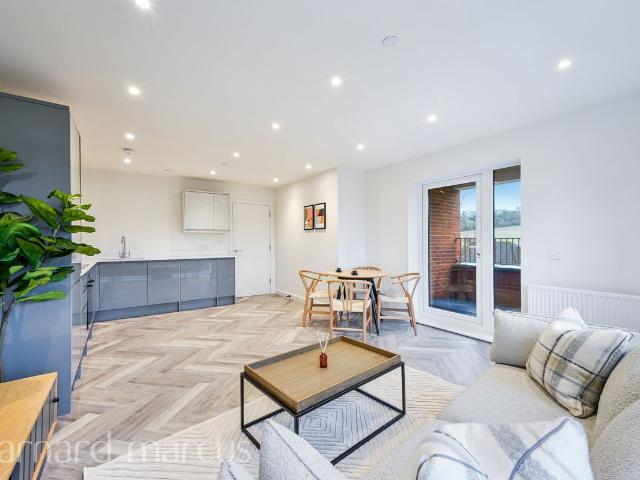 Hyde Road, South Croydon CR2, 2 bed flat to rent, £1,800 pcm | PrimeLocation