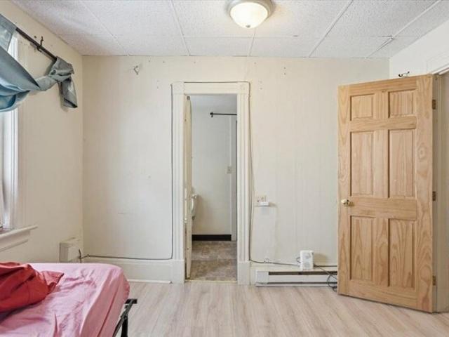 Hyde St, Burlington, Home For Sale