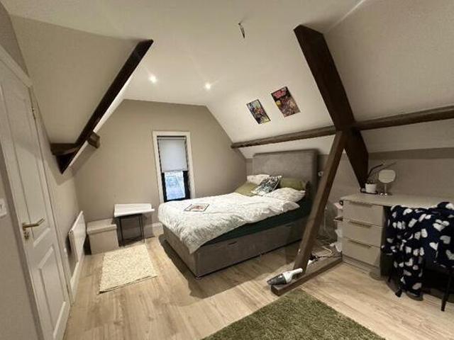 Hyde Terrace, Leeds, 3 Bedroom Apartment