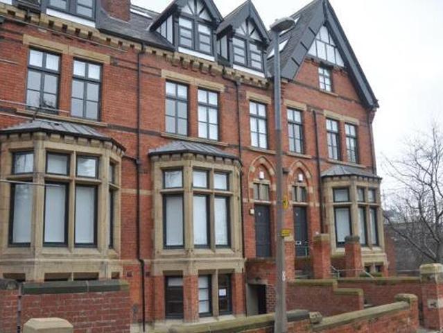 Hyde Terrace, Leeds, 4 Bedroom Flat