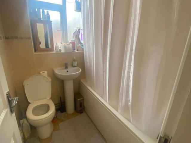 Hyde Terrace, Leeds LS2, Block of flats to rent, £537 pcm | PrimeLocation
