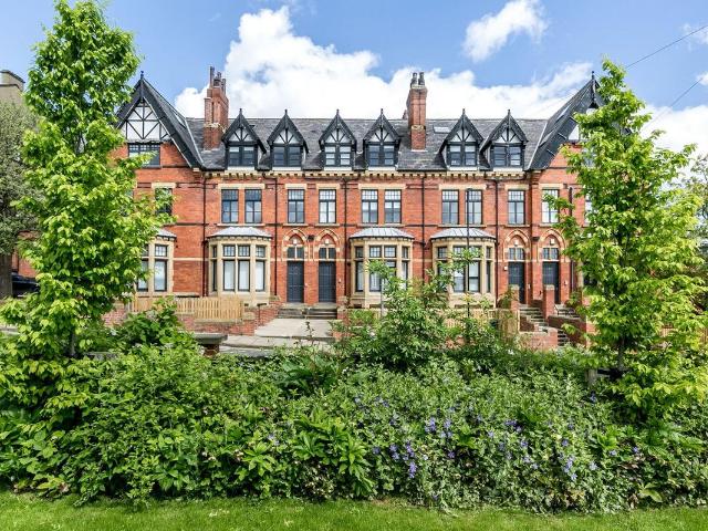 Hyde Terrace, Leeds LS2, Studio to rent, £750 pcm | PrimeLocation