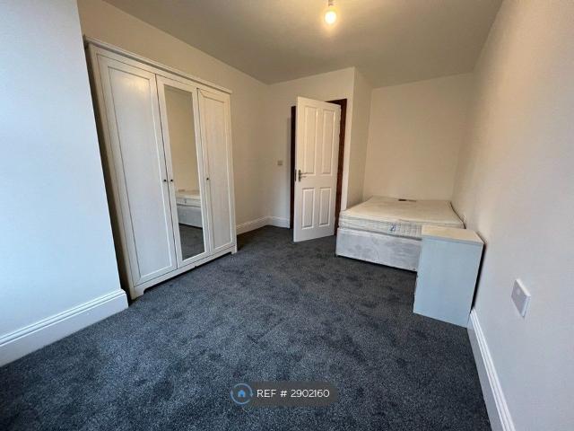 Hyde Terrace, Leeds LS2, 3 bed flat to rent, £1,250 pcm | PrimeLocation