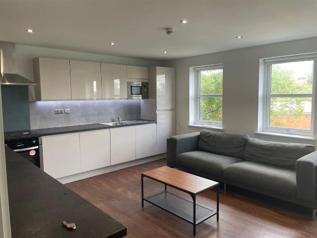 Hyde Terrace, Leeds LS2, 6 bed shared accommodation to rent, £3,250 pcm | PrimeLocation