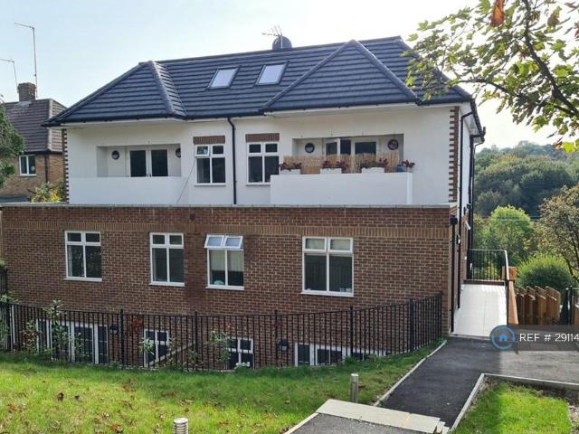 Hydethorne Heights, South Croydon, CR2 2 bed flat to rent £1,800 pcm £415 pw
