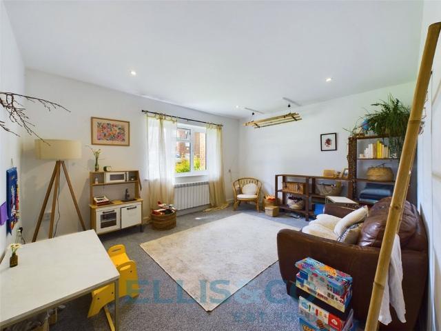 Hythe Close, TN4, Kent