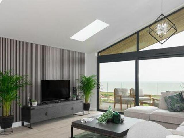 Hythe, Kent, 2 Bedroom Penthouse