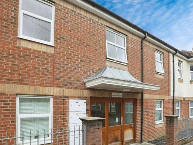 Hythe Road, Milton Regis, 2 Bedroom Flat